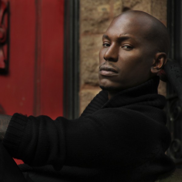 Scarecrow Beats - Beautiful Distraction